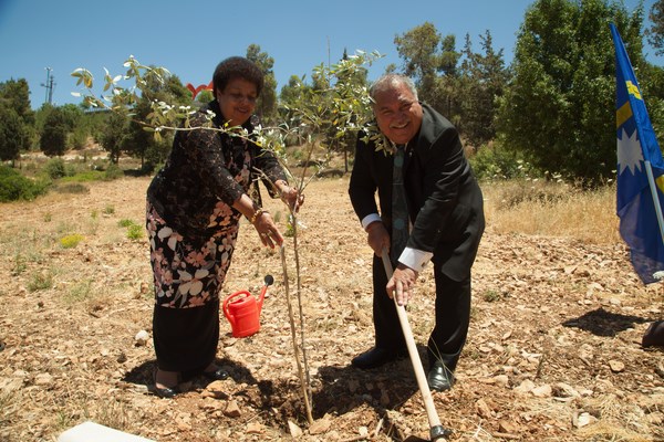 Keren Kayemeth LeIsrael - KKL-JNF - President of Nauru Plants Tree in ...