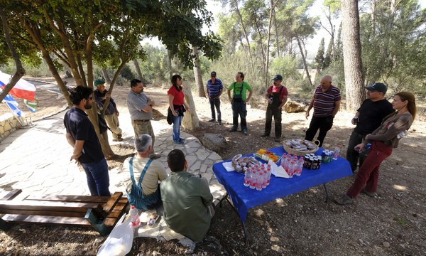 Keren Kayemeth LeIsrael - KKL-JNF - Czech Volunteers Mark Czech ...